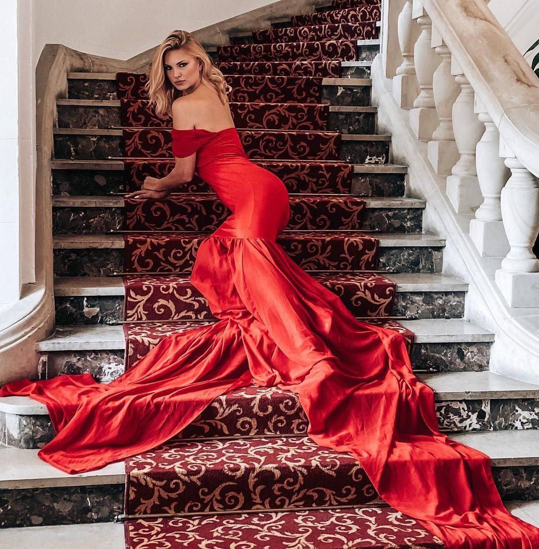 Carla Sonre | Scrolller