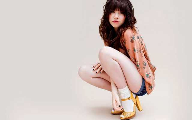 Carly Rae Jepsen | Scrolller
