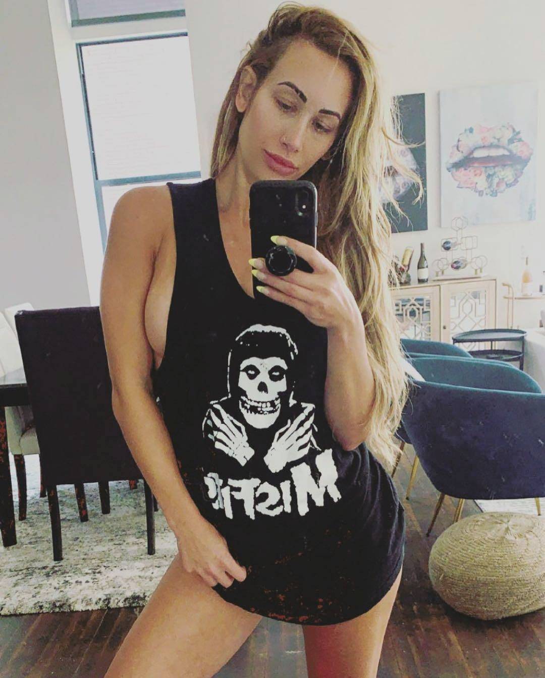 Carmella | Scrolller