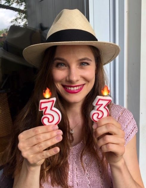 Caroline Dhavernas at 33 | Scrolller