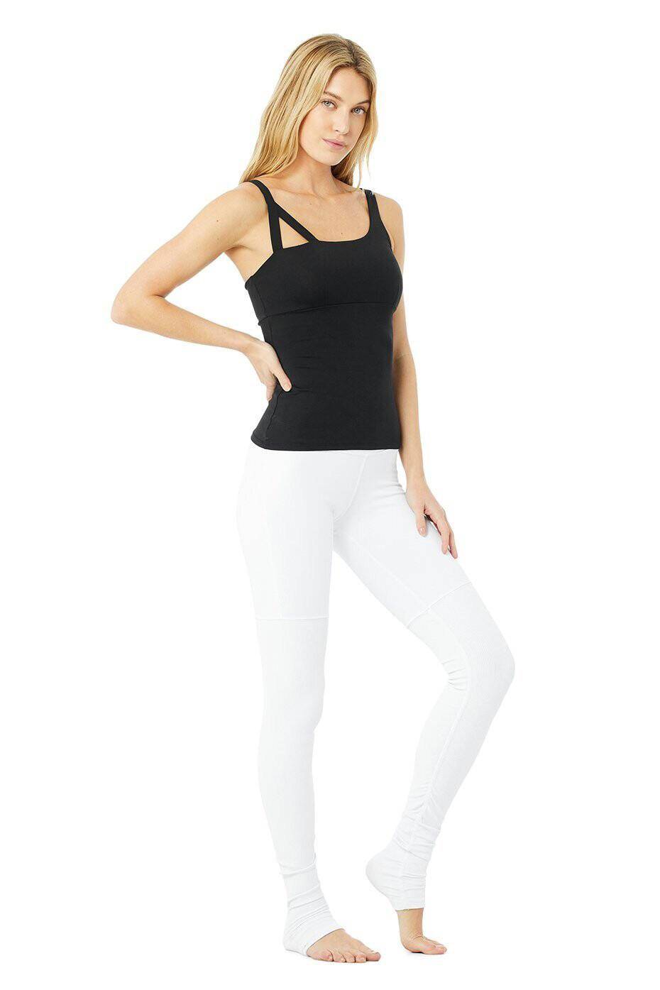 Caroline Lowe | Scrolller