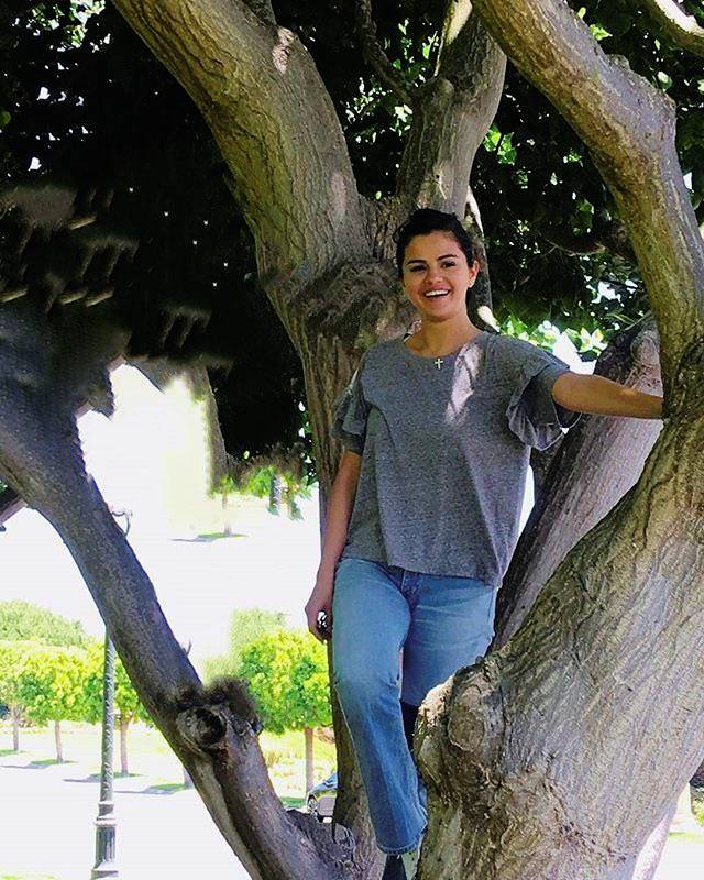 Casual Queen | Scrolller