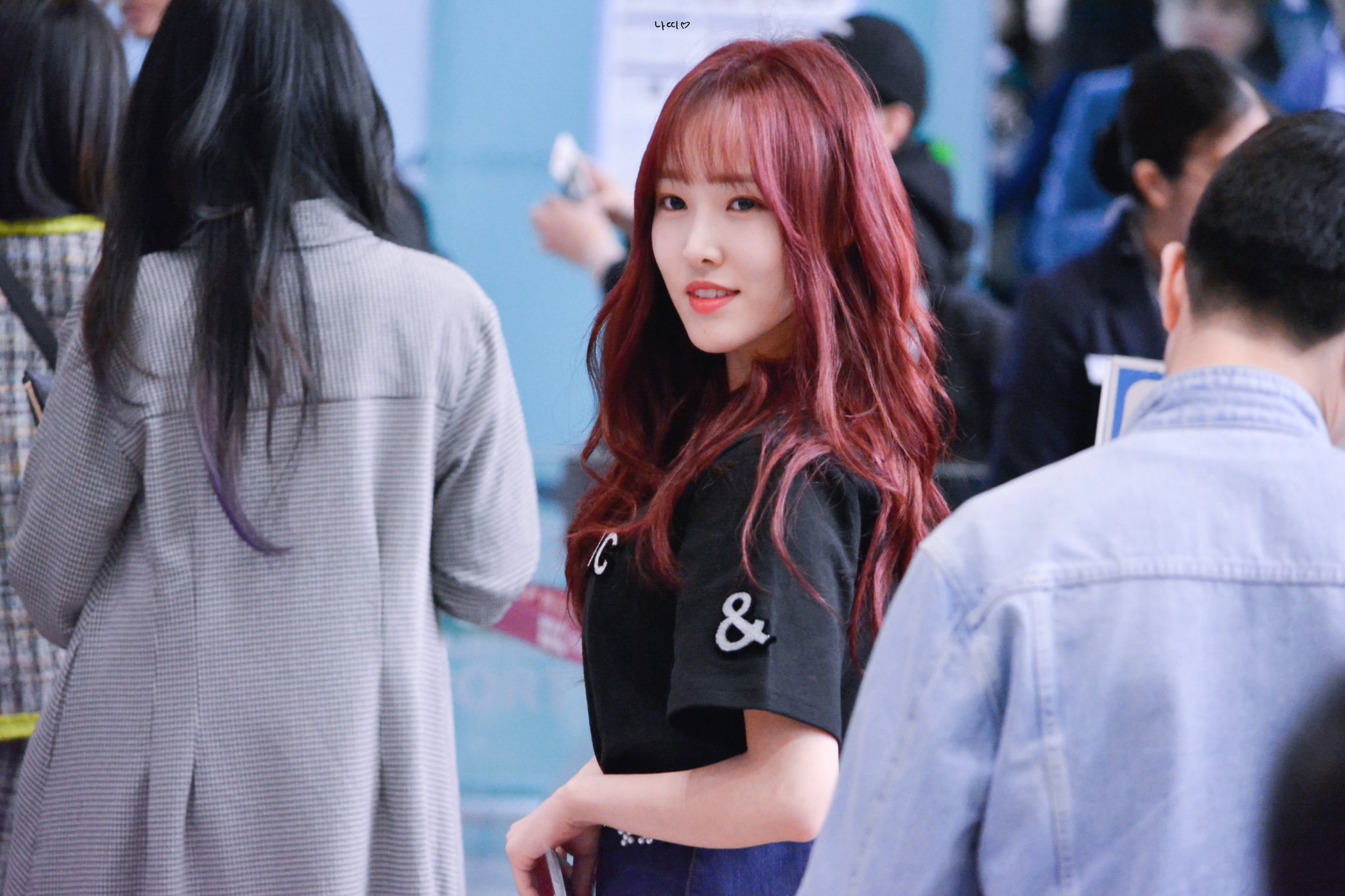 Casually gorgeous Yuju! | Scrolller