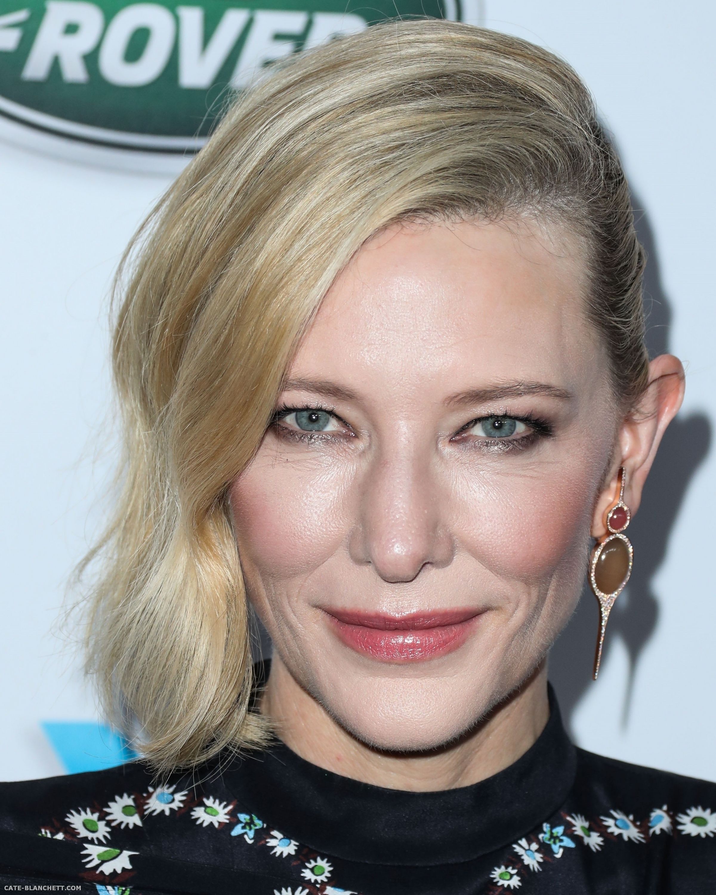 Cate Blanchett | Scrolller