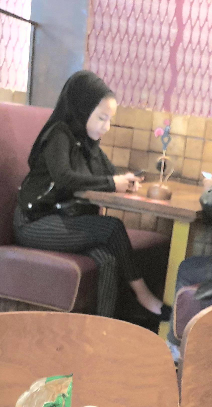 Caught a Hoejabi Candid | Scrolller