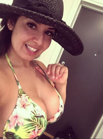 Caught looking, but she aint mad... | Scrolller