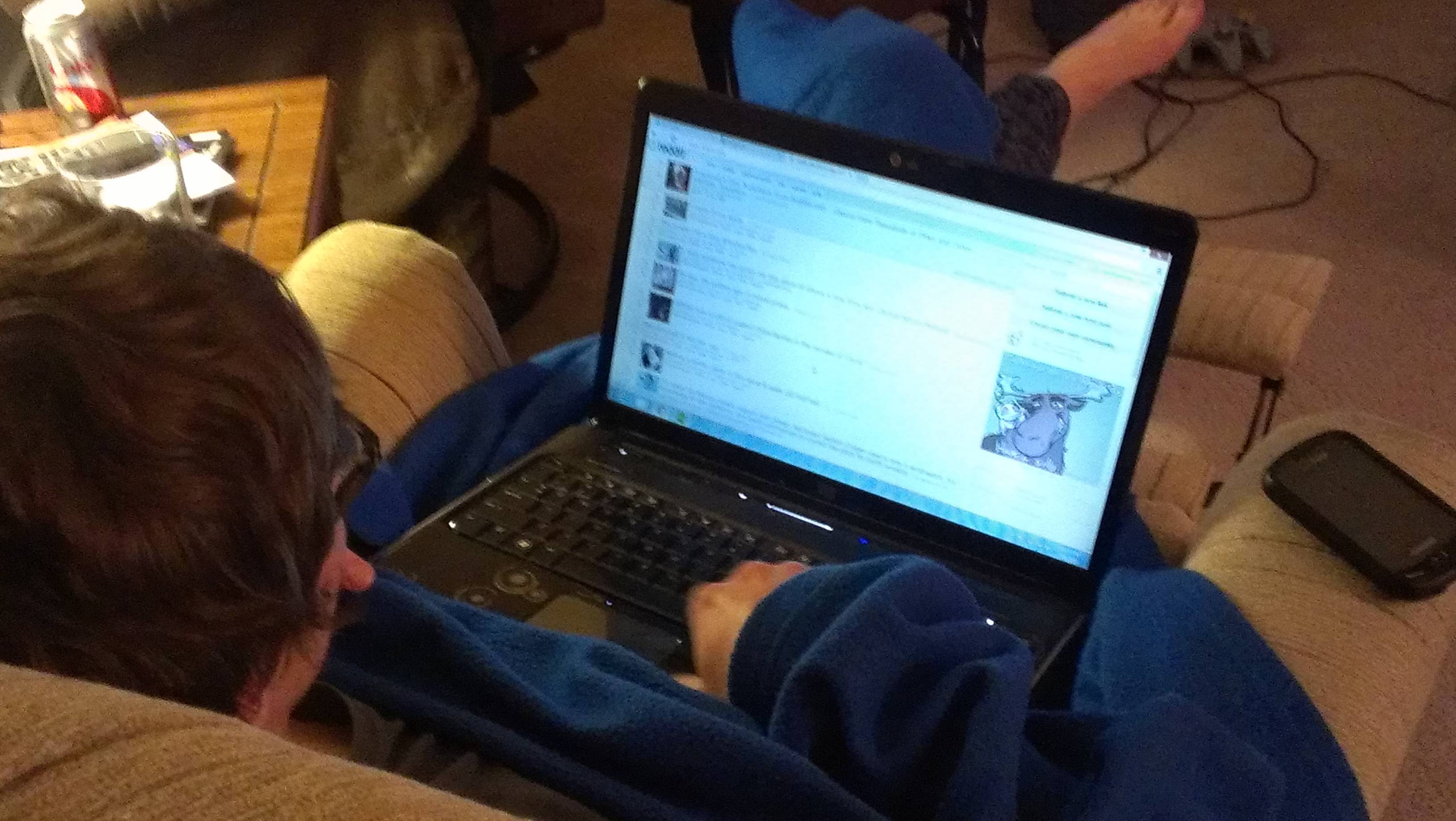 caught my roommate enjoying reddit in his snuggie | Scrolller