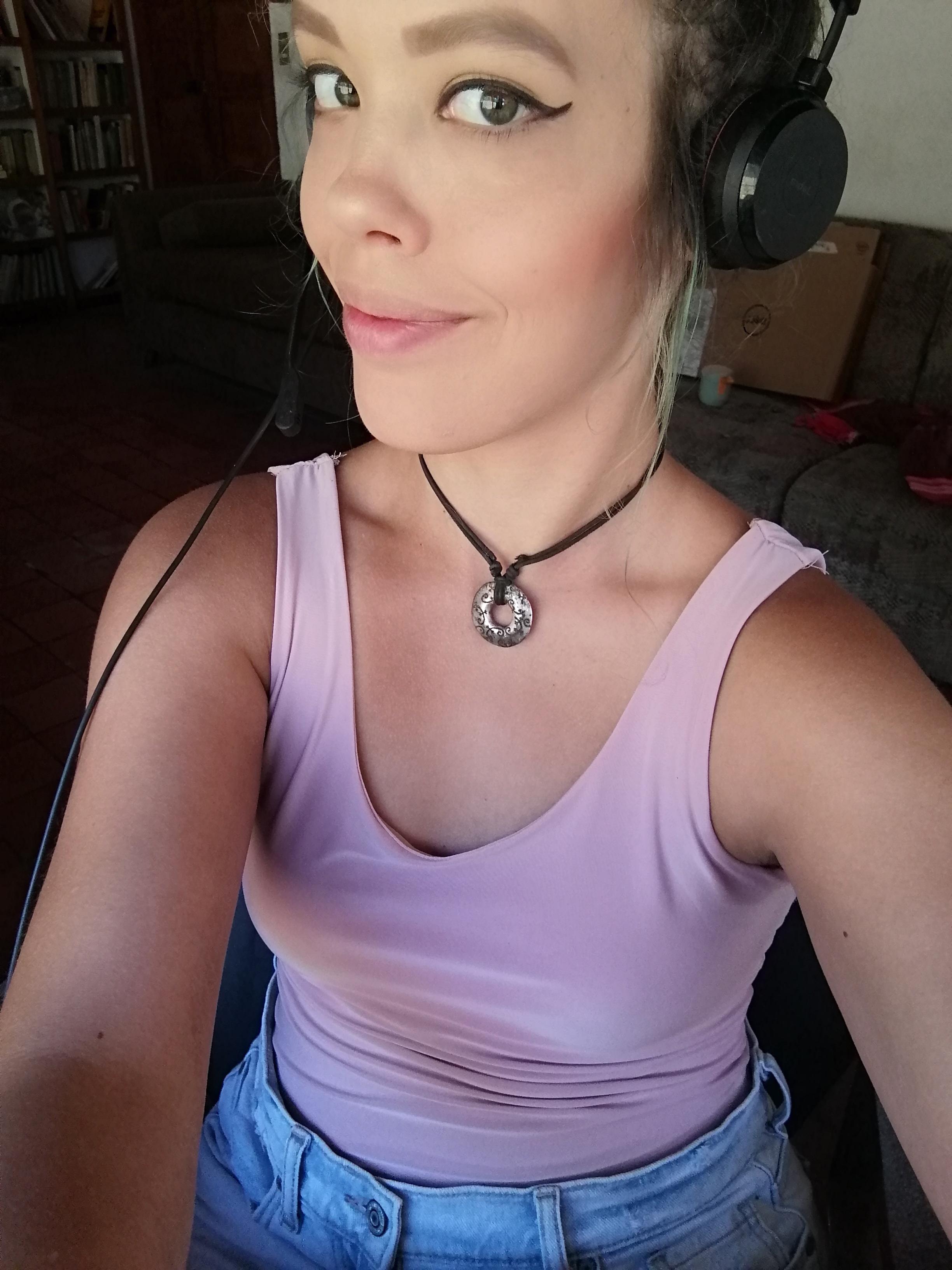 Cause pink is my favorite crayon..💖 | Scrolller