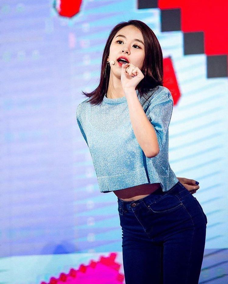 Chaeyoung | Scrolller