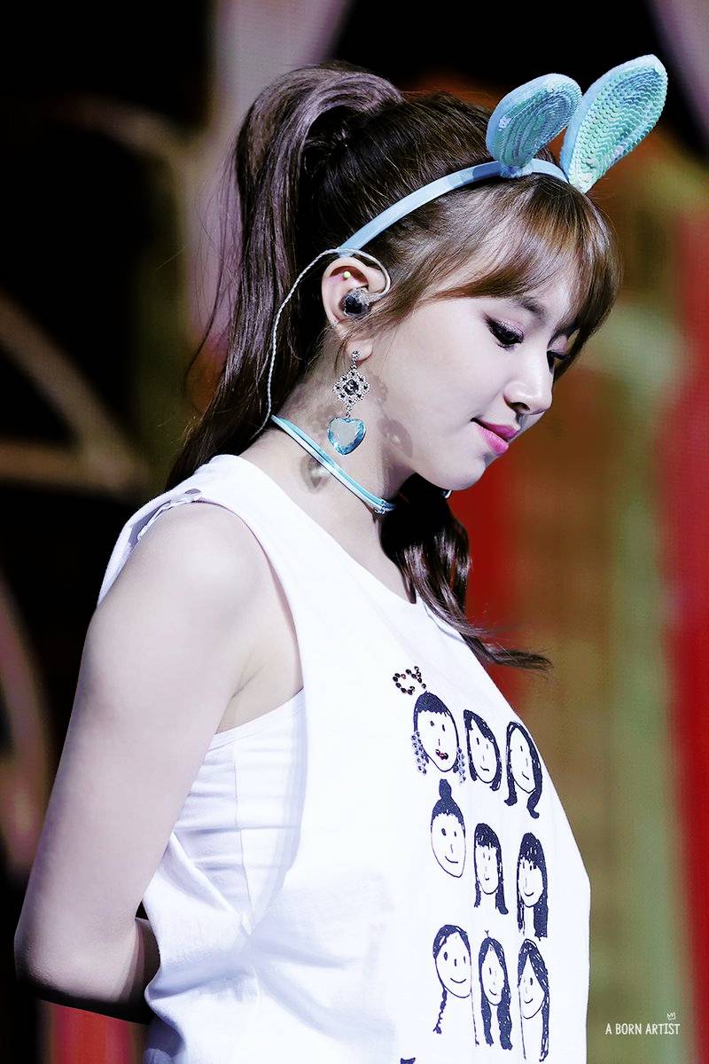 170617 Chaeyoung | Scrolller