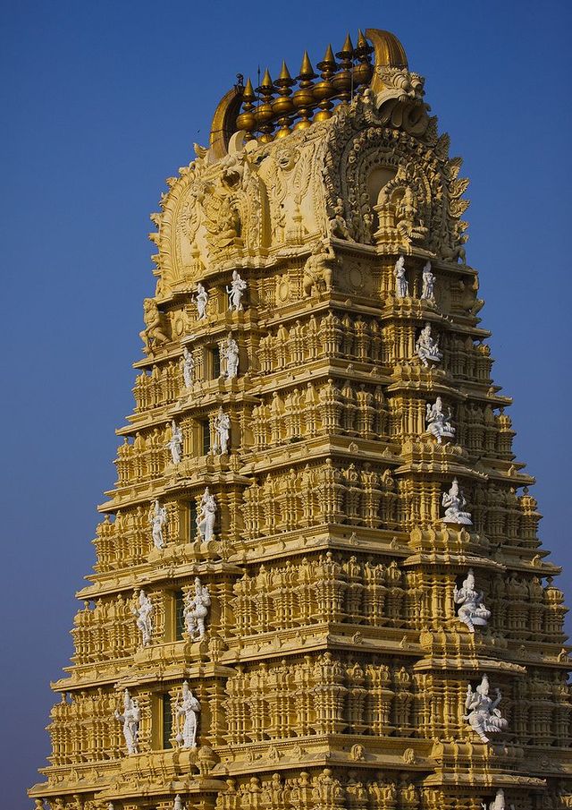 Chamundeshwari Hindu Temple in India | Scrolller