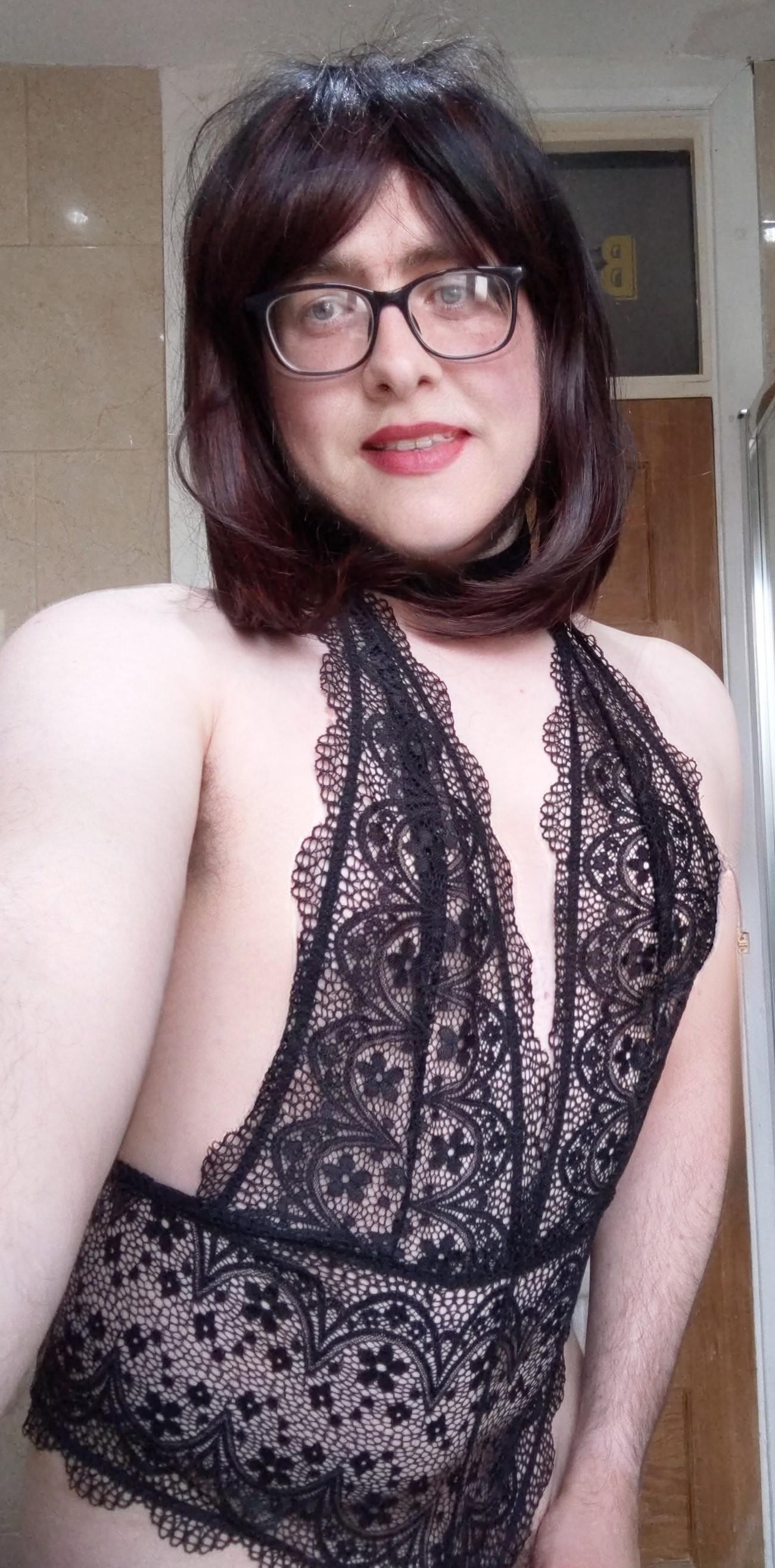 Chance to dress up on some lingerie and my wig!! And a bit of lippy. | Scrolller