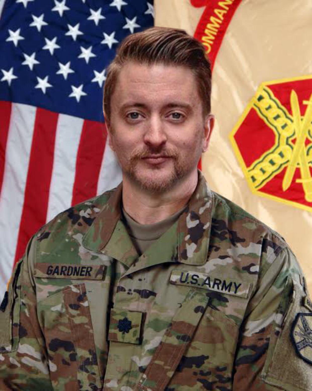 Charles Colonel | Scrolller