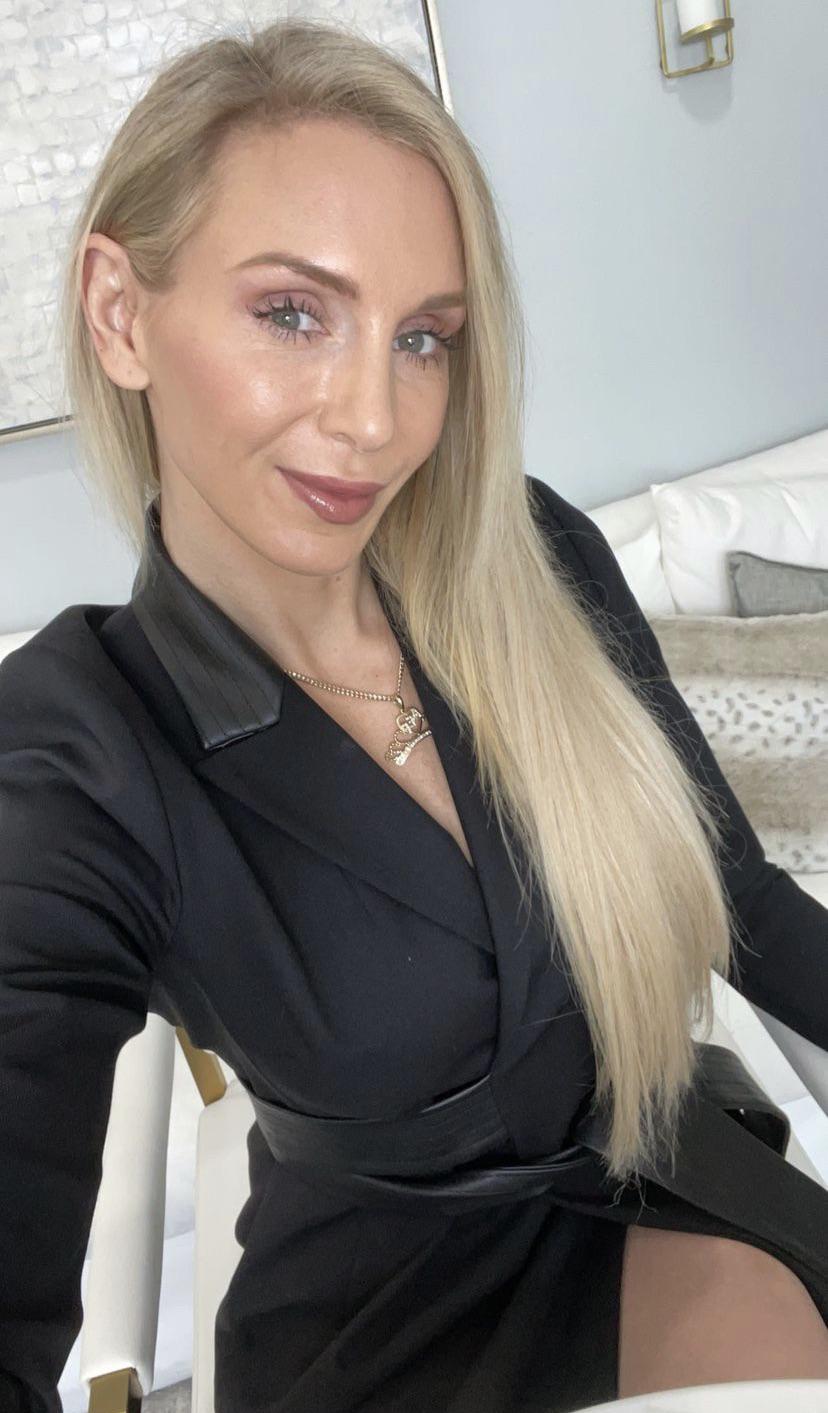 Charlotte Flair | Scrolller