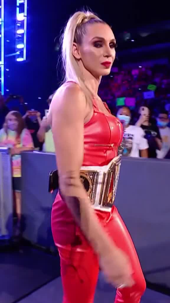 Charlotte Flair | Scrolller