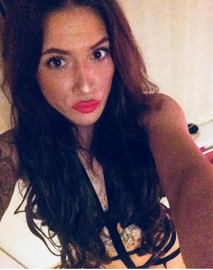 Chav done up for Selfie 🤳 | Scrolller