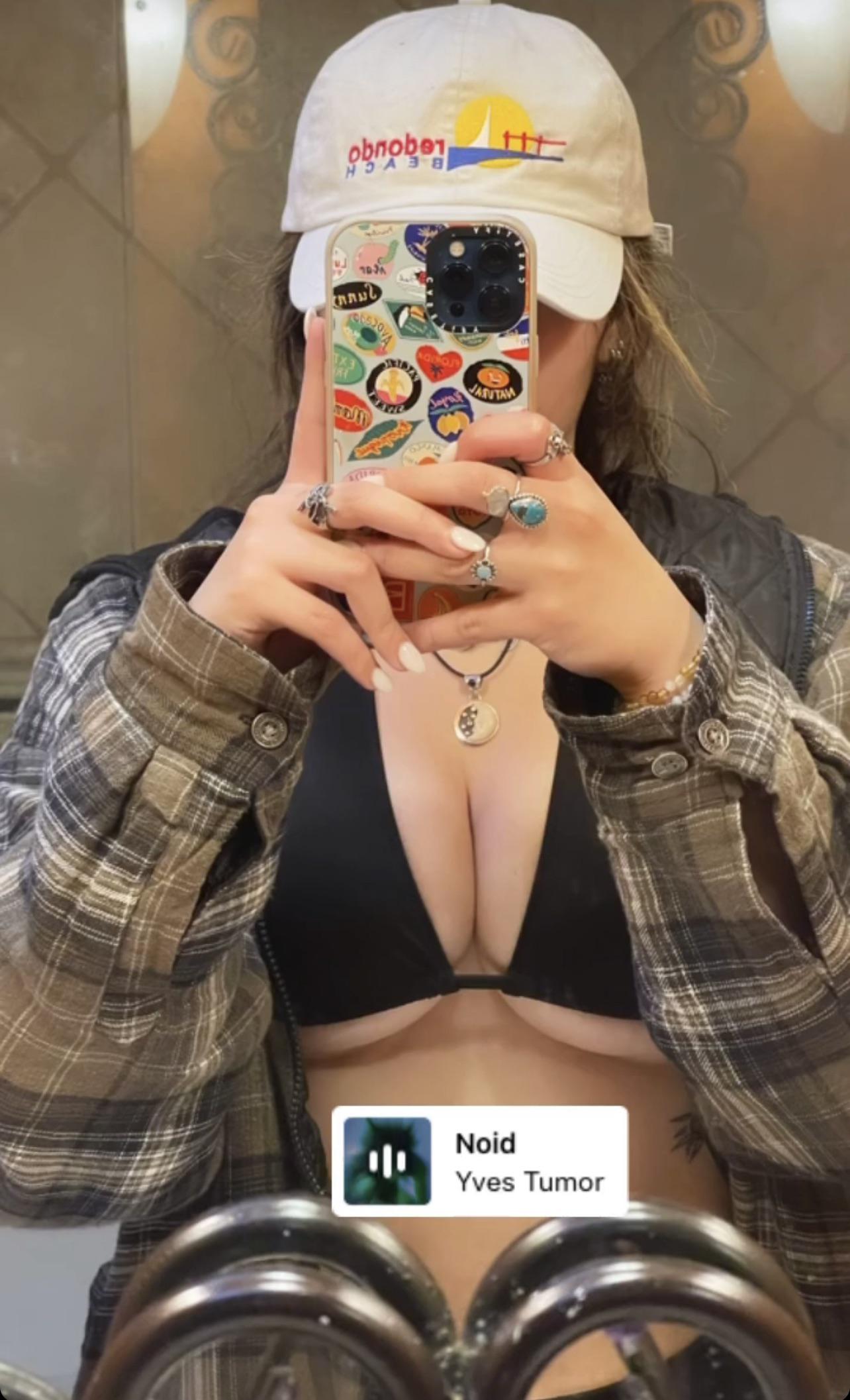 Check out her ig stories | Scrolller