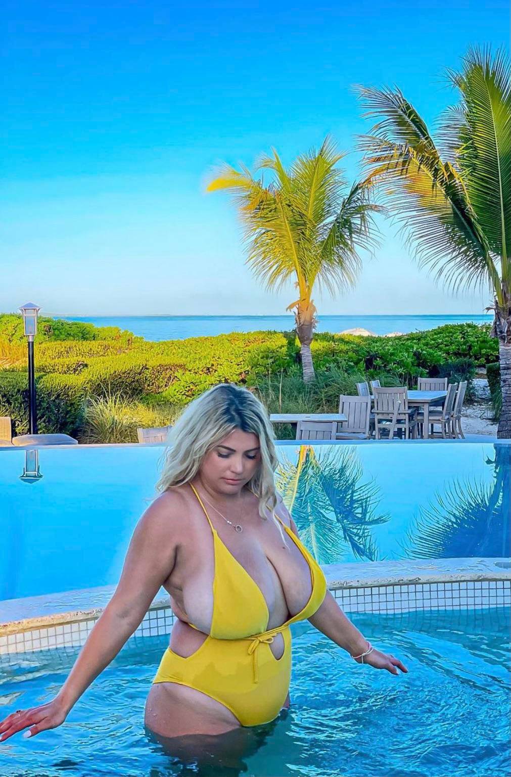 Check out Tina’s tan lines | Scrolller