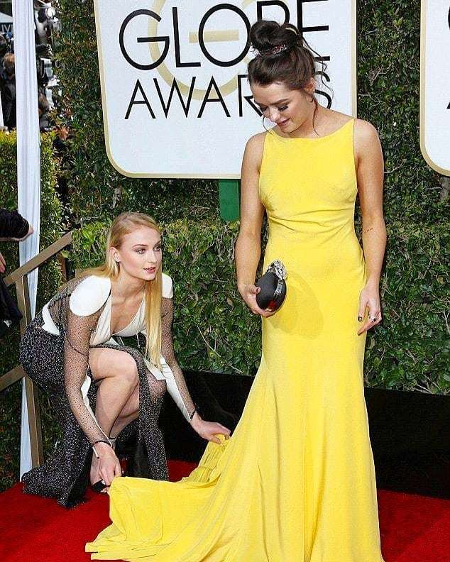 Checking Out The Ass | Scrolller