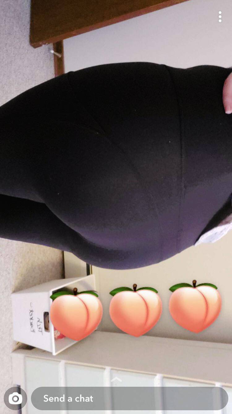 Cheeks out 😘 | Scrolller