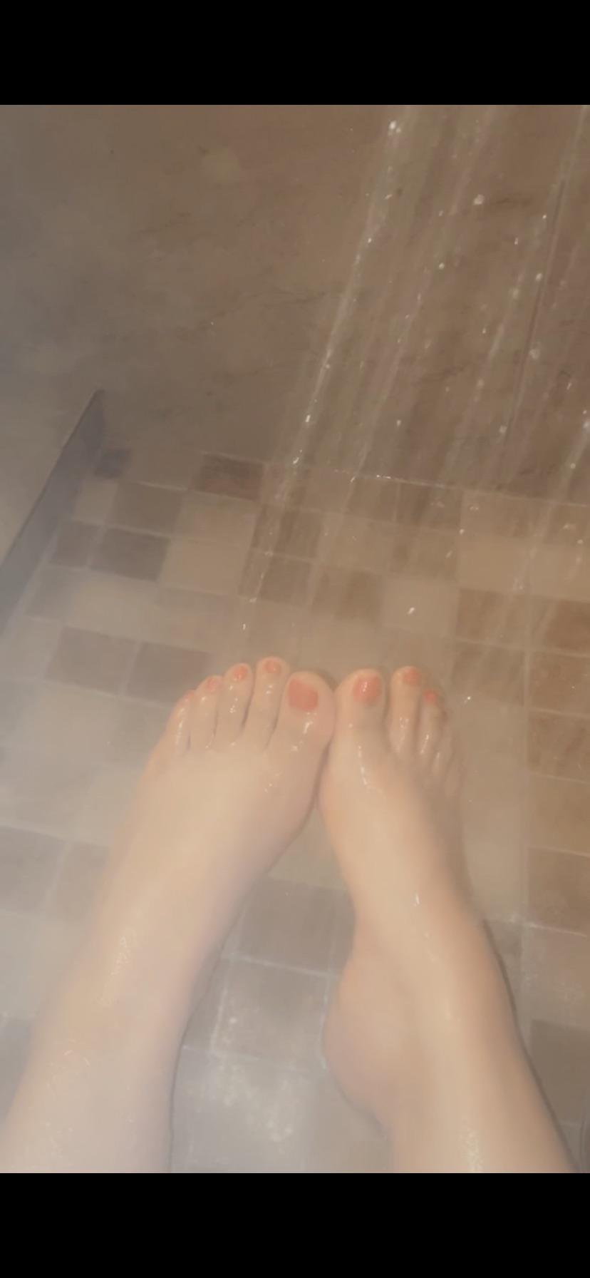 Cherry red toes 😇 DM for the video 😈 | Scrolller