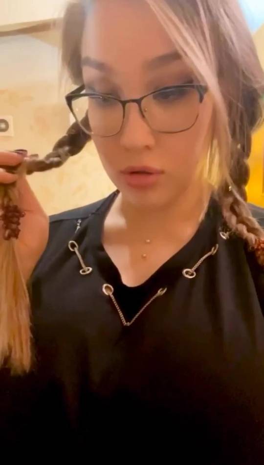 Cheryl Blossom | Scrolller