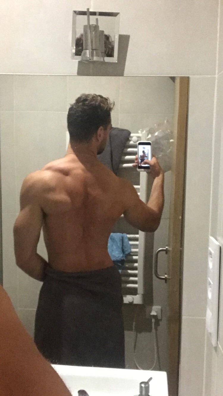 Chilling | Scrolller