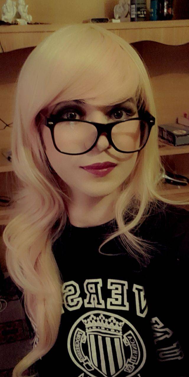 Chilling at home | Scrolller