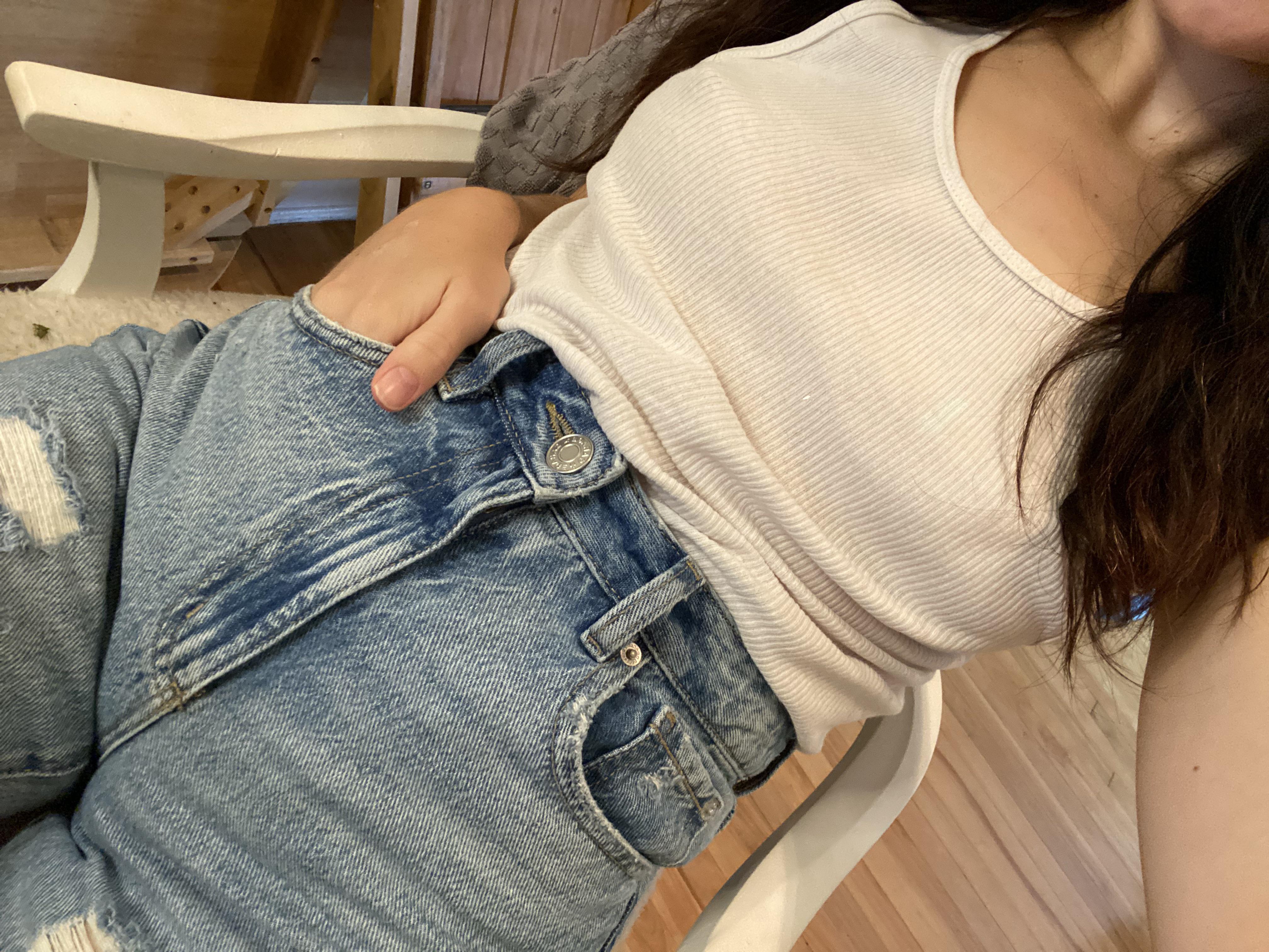 Chilling 🤓 | Scrolller