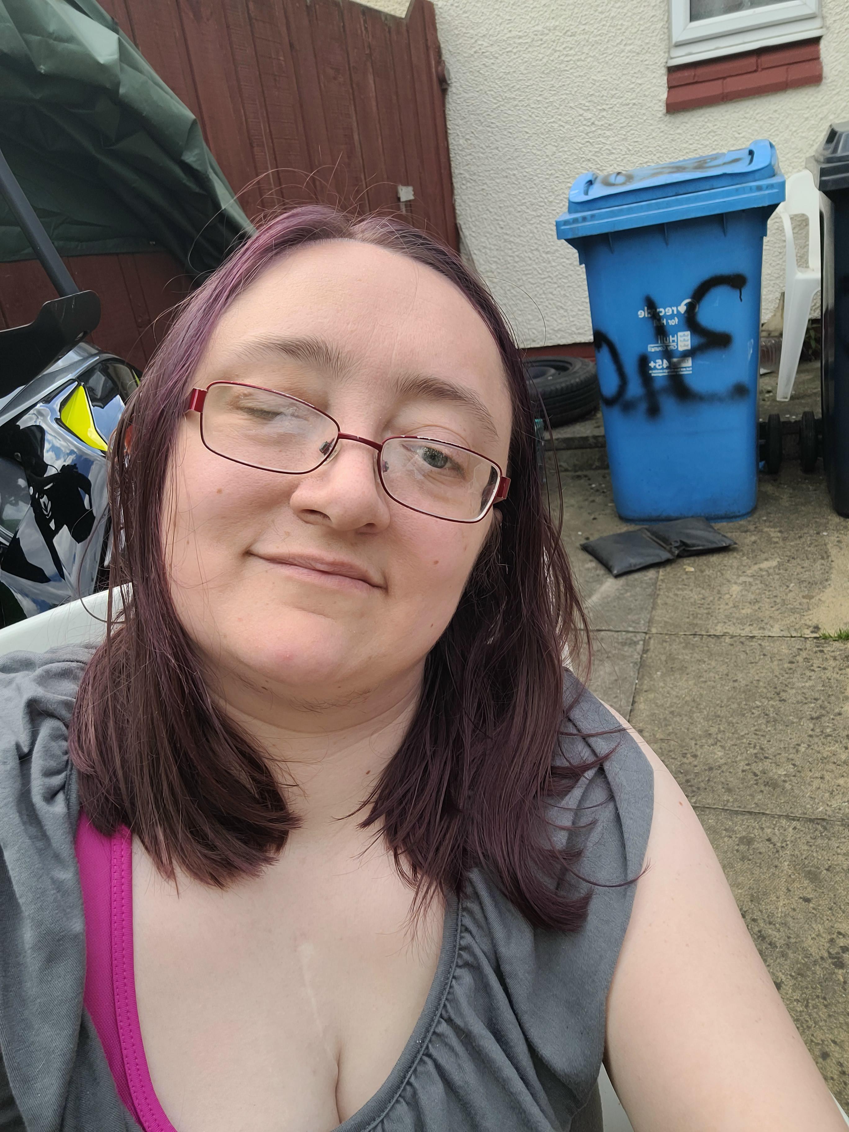 Chilling out (31F) | Scrolller