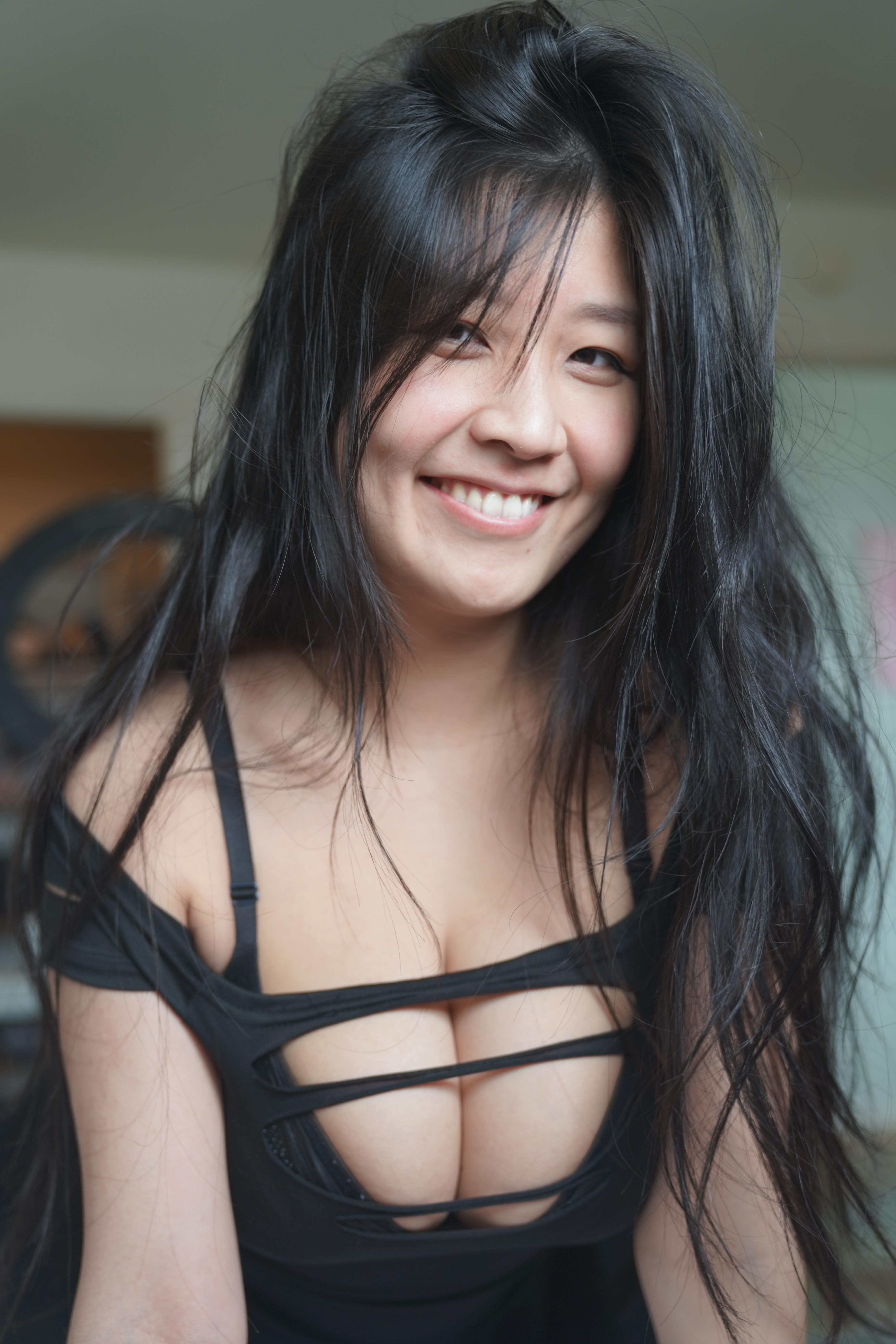 Chinese girls can be curvy too | Scrolller