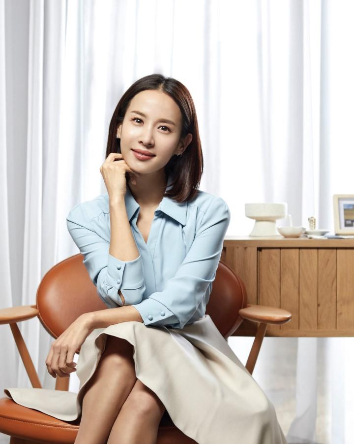 Cho Yeo-Jeong | Scrolller