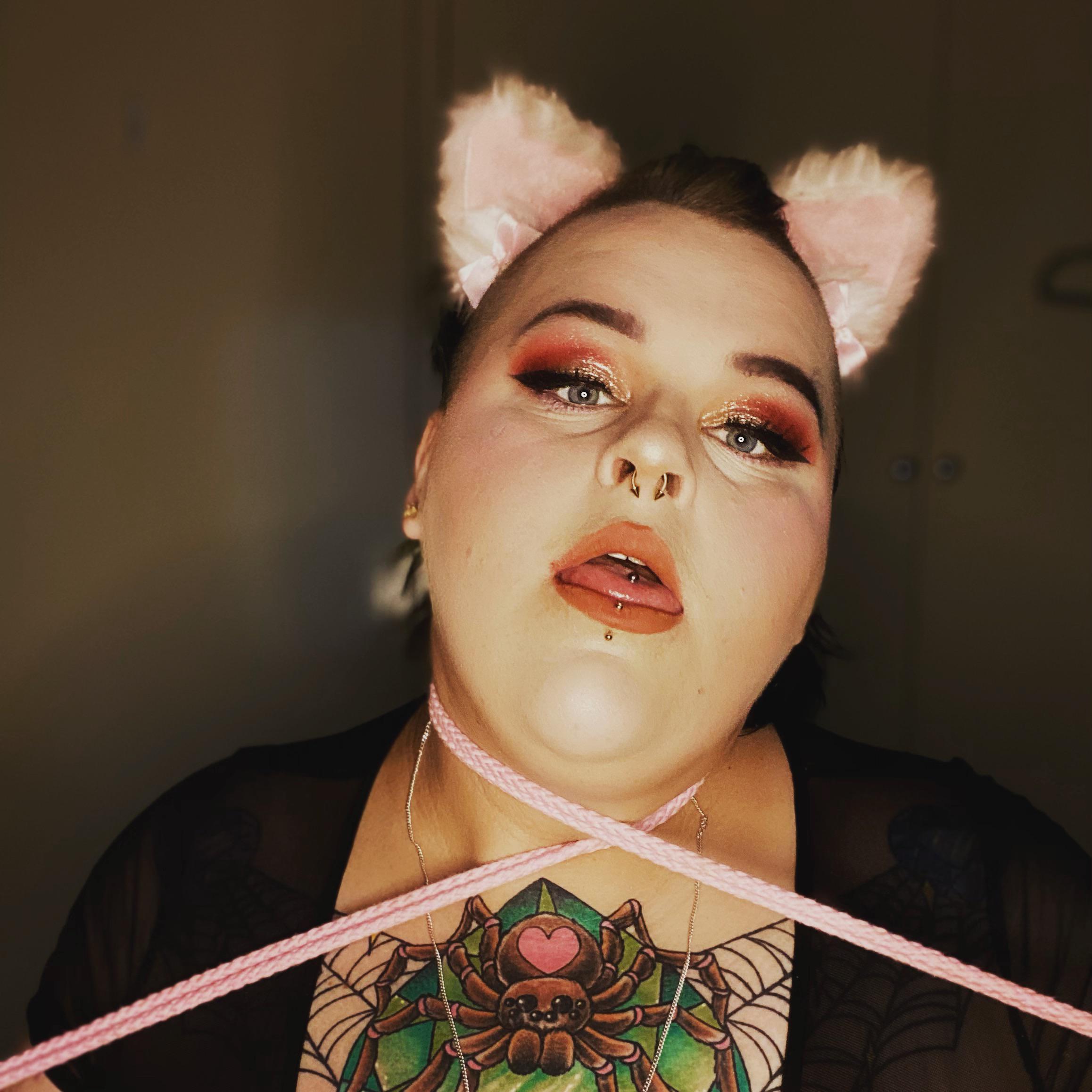 Choke me 😈 | Scrolller