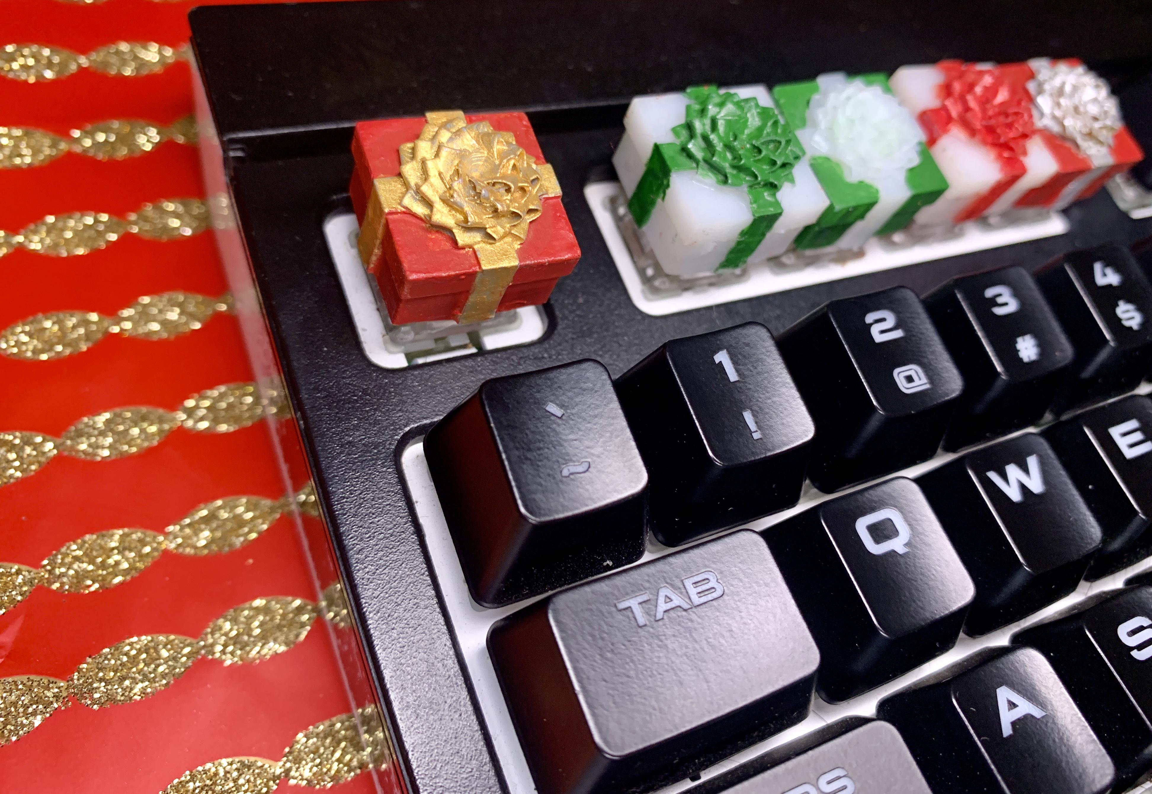 Christmas Gift Box Artisan - PinkyKeycaps - Giveaway on our instagram | Scrolller