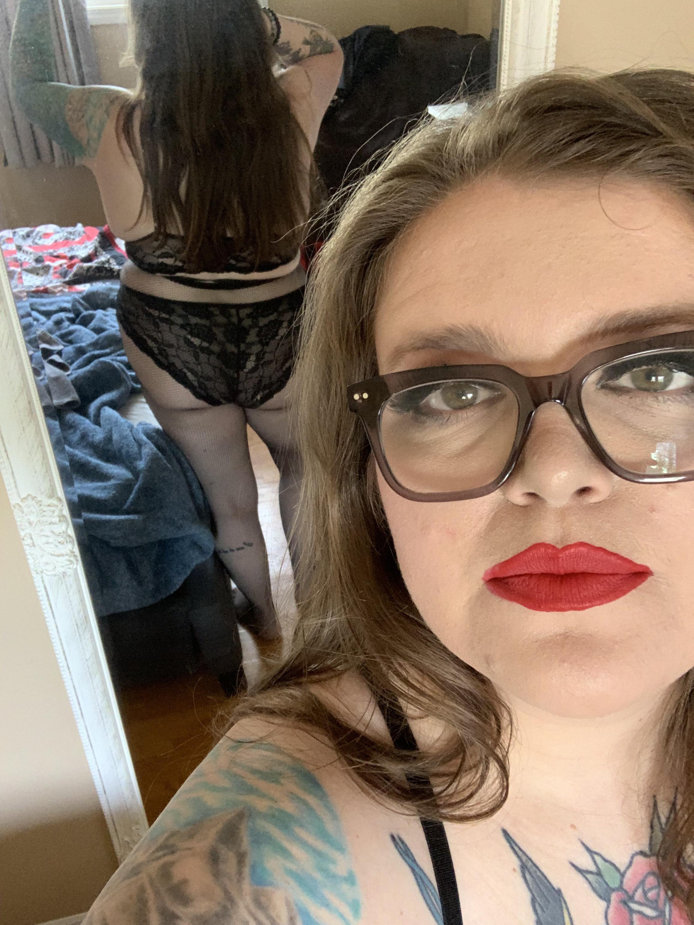 Chubby looks good in tights 💜 | Scrolller