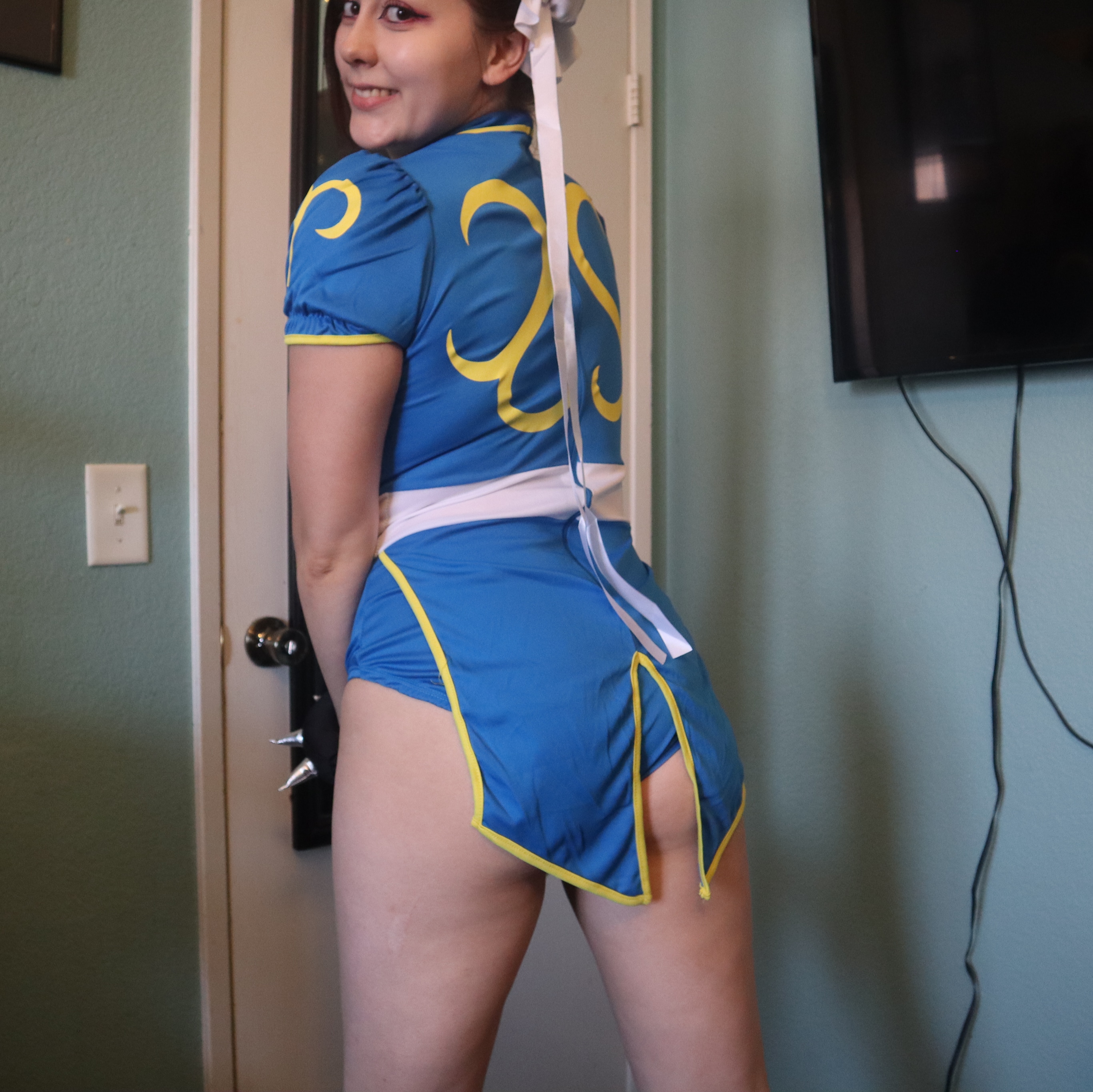 Chun Li Cosplay | Scrolller