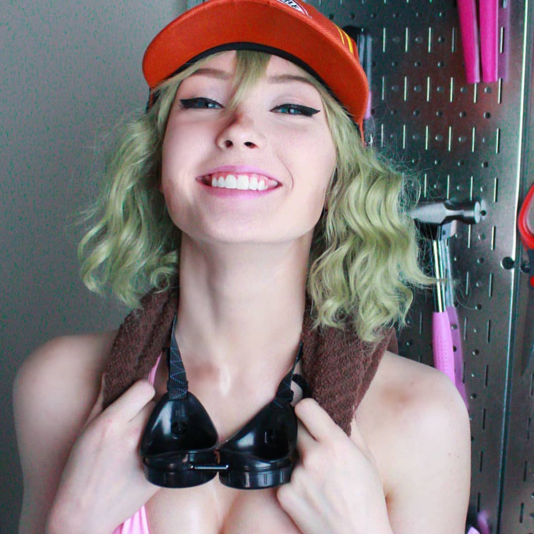 Cindy Aurum by Leah | Scrolller