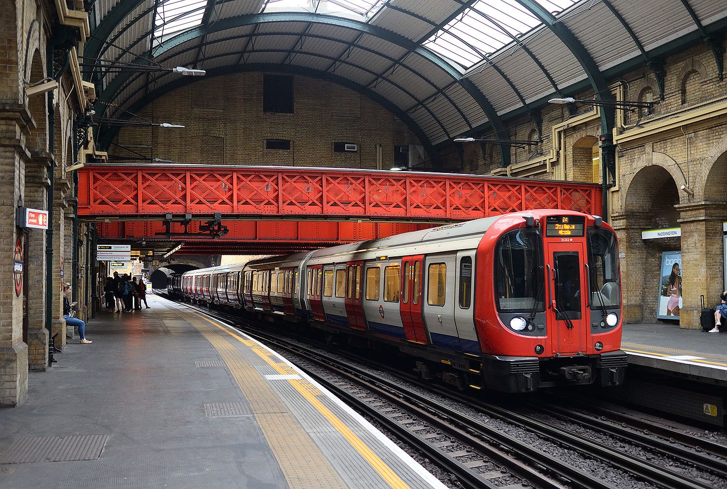 Circle Line Paddington Station | Scrolller