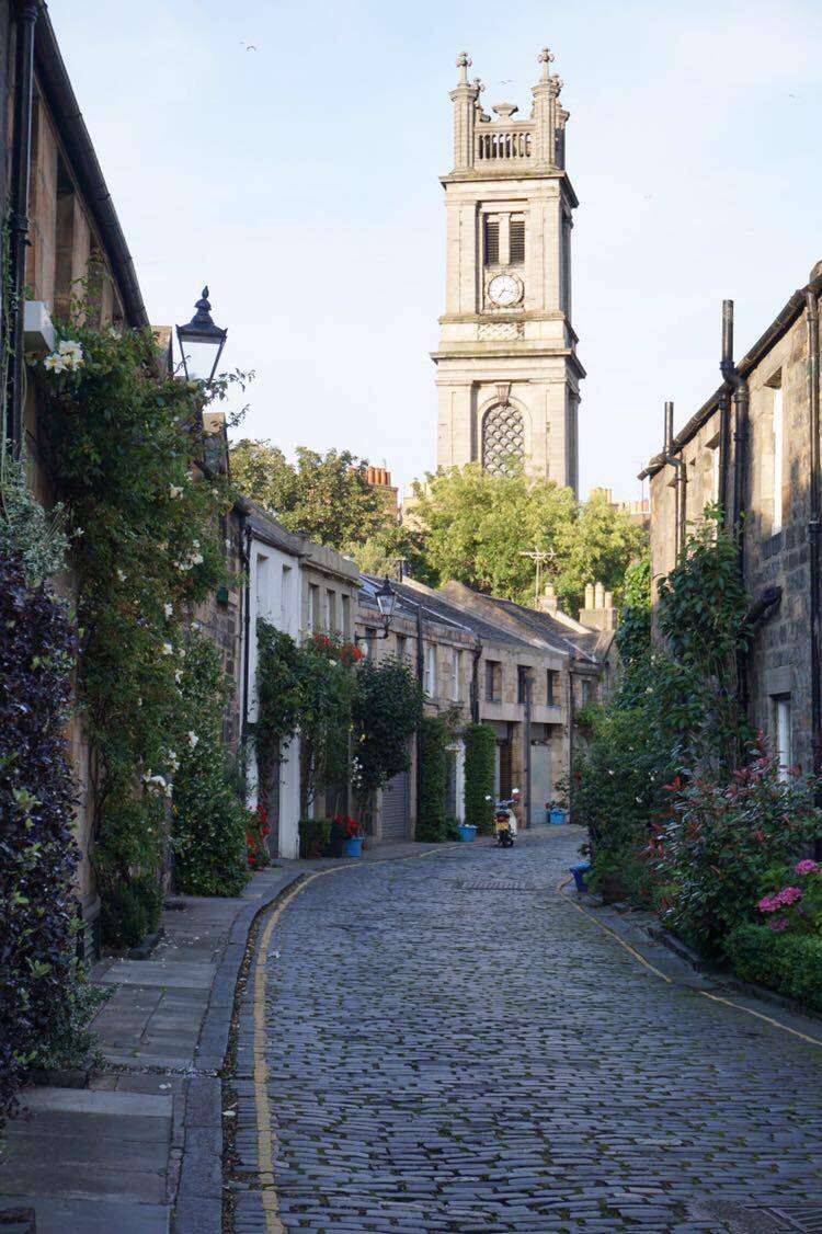 Circus Lane in Stockbridge, Summer 2017 | Scrolller