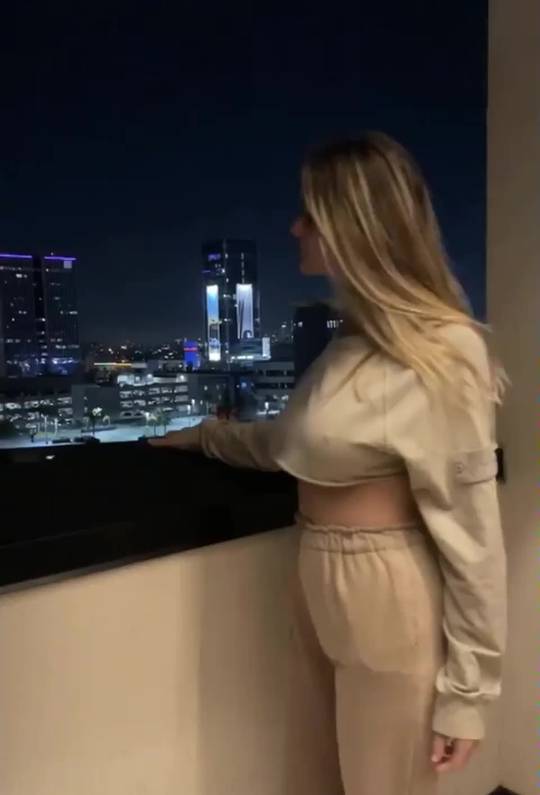 Megan Nutt | Scrolller