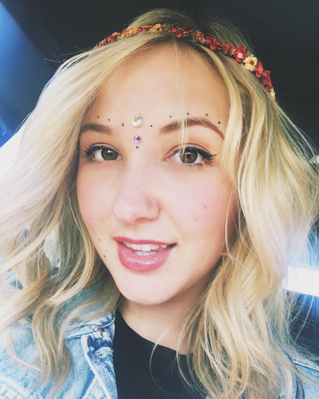 Close-up | Scrolller