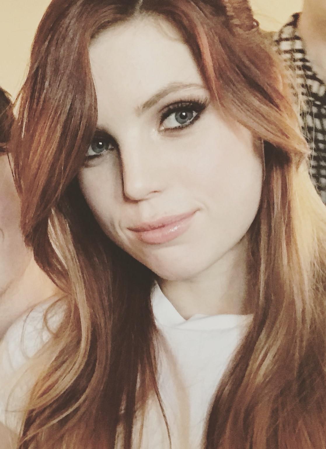 Close Up | Scrolller