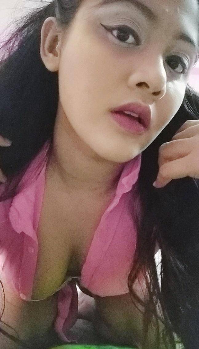 Close up selfie (dm for kinky stuff) | Scrolller