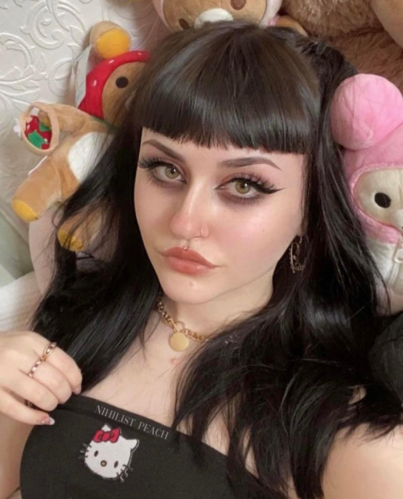 are sfw posts okay here?🥺 | Scrolller