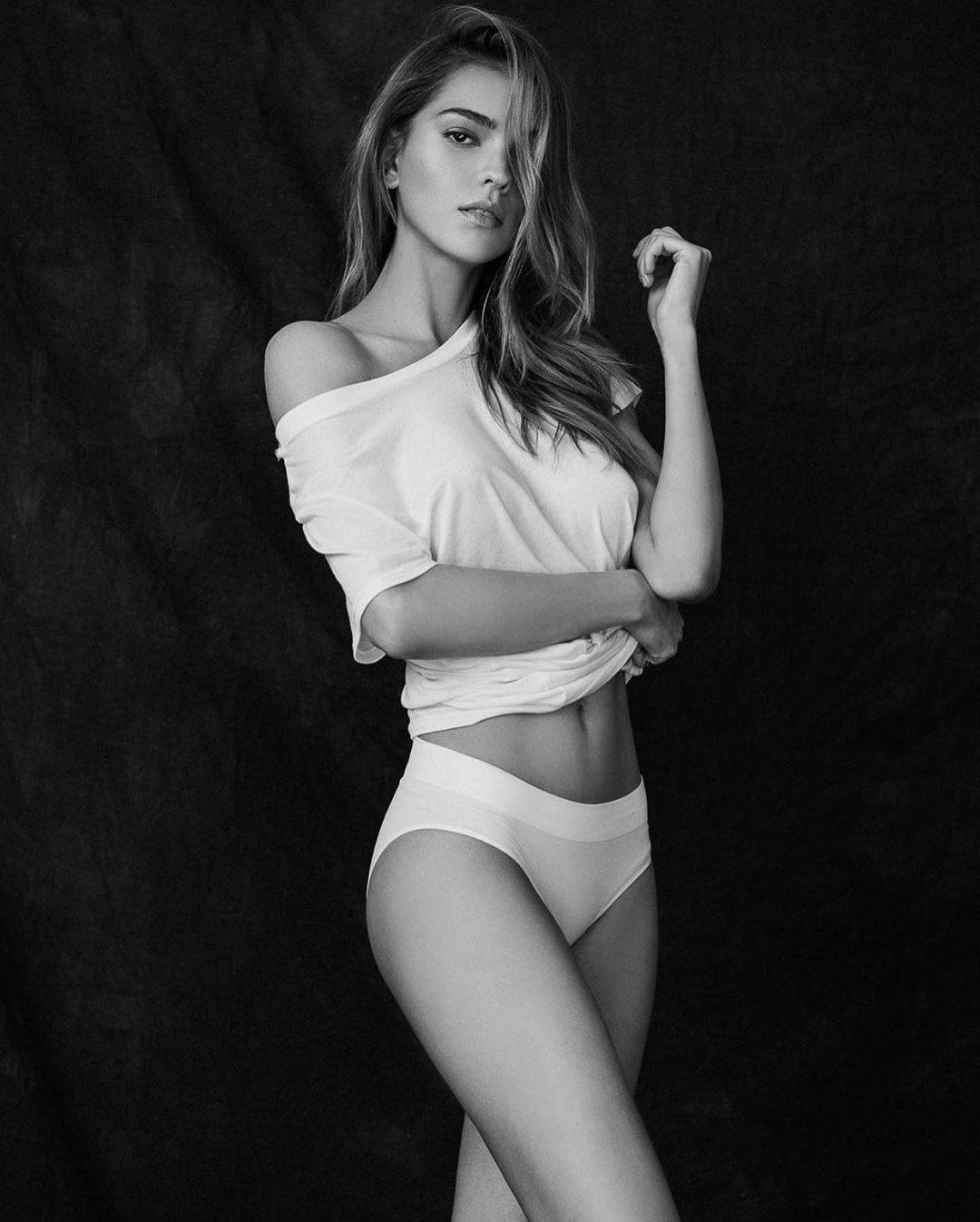 Colleen Cole | Scrolller