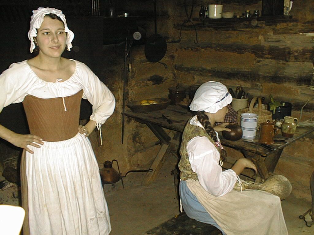 Colonial Style | Scrolller