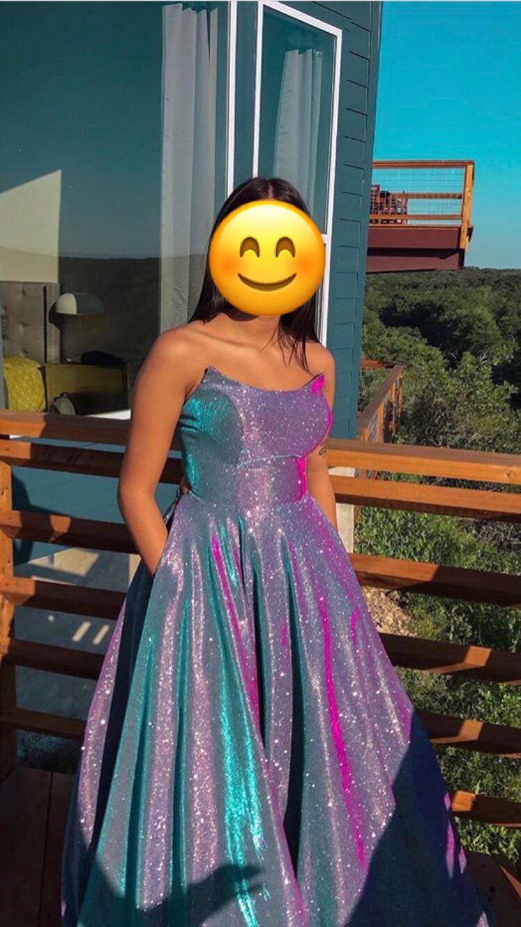 Color shifting prom dress? | Scrolller