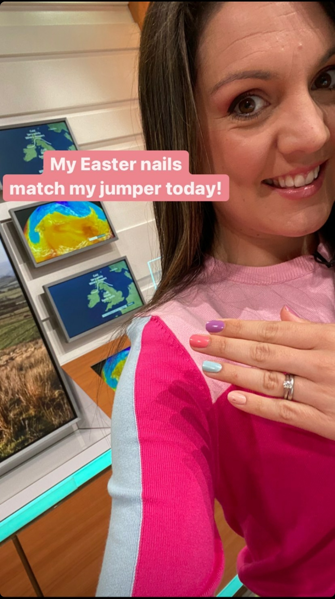 Colourful Nails | Scrolller