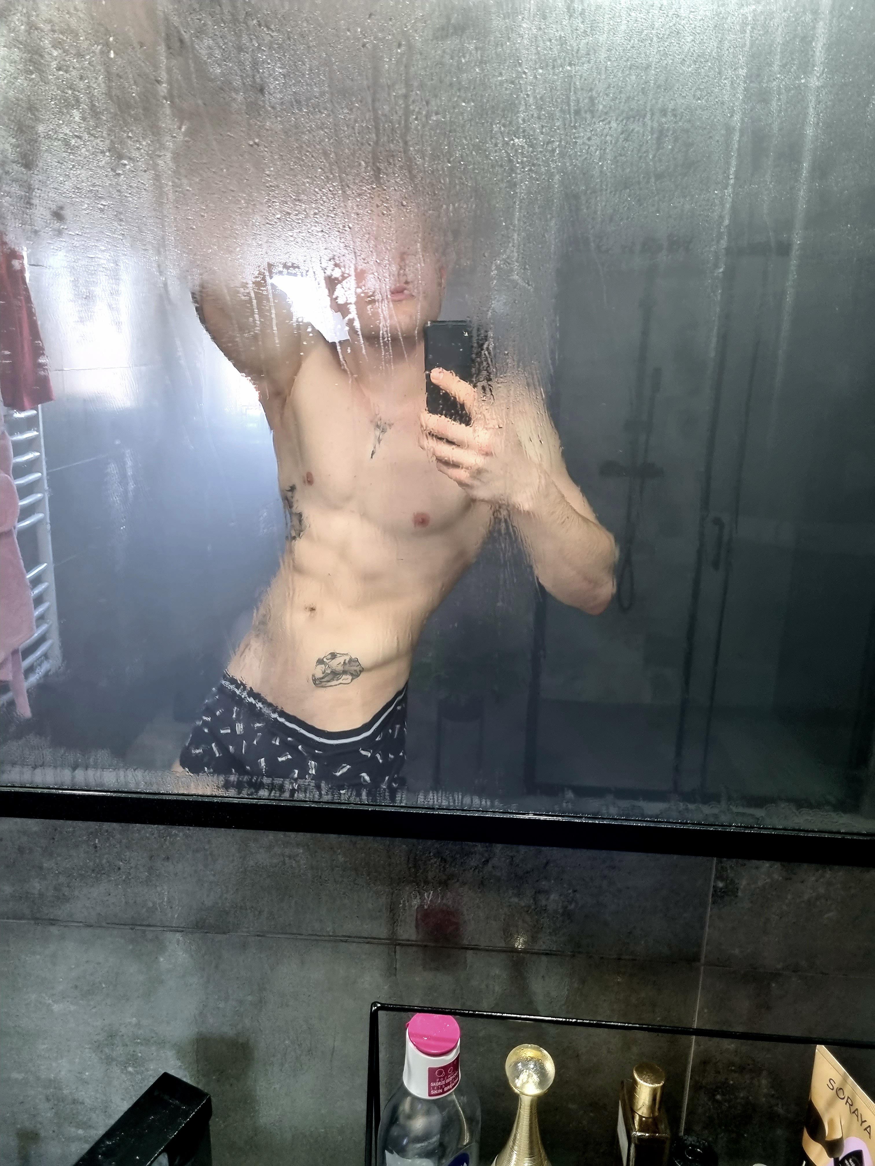 MY MAIN OF IS FREE FROM NOW! | Scrolller