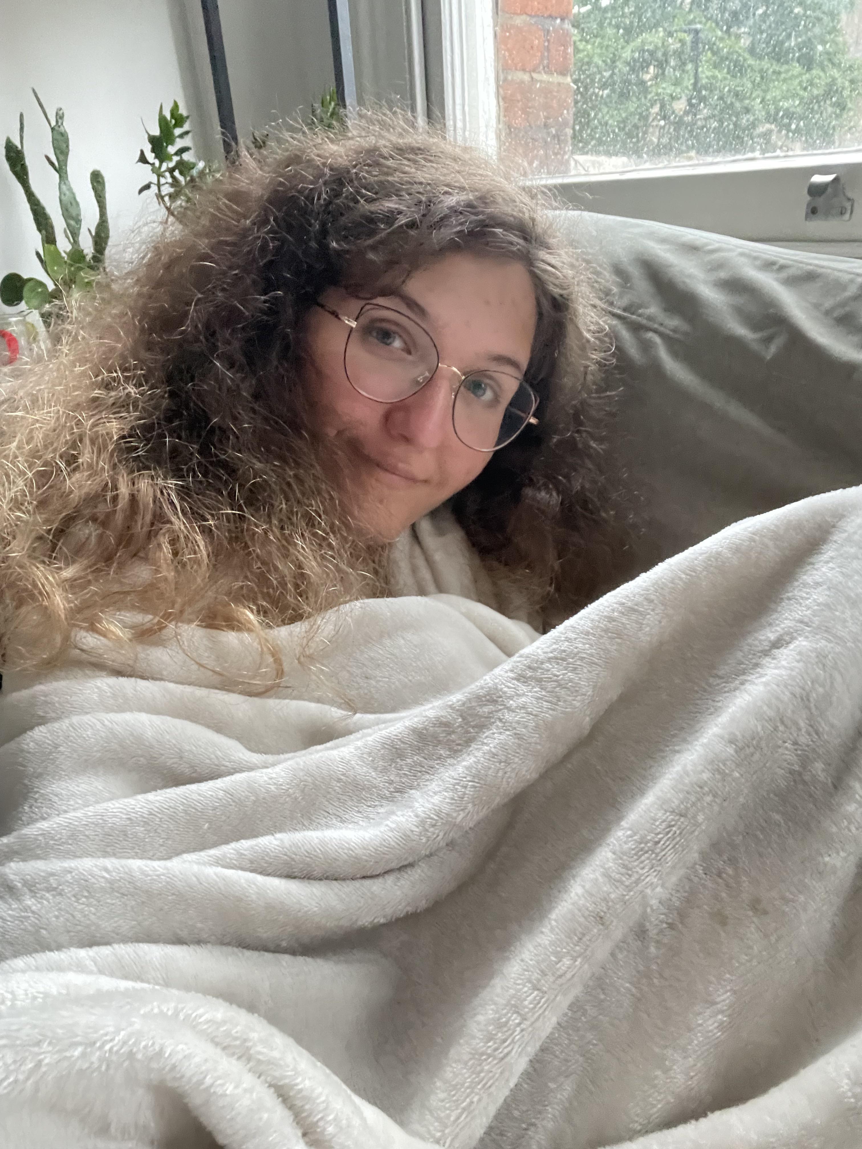 come cuddle 🥺 | Scrolller